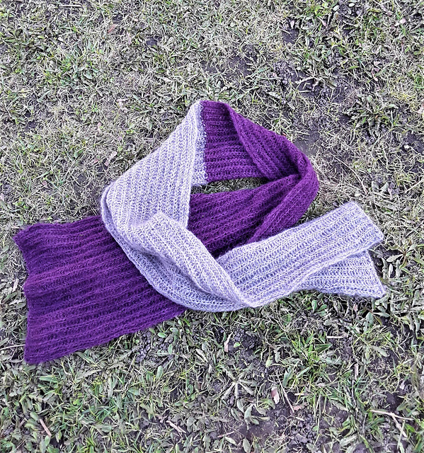 Ravelry: kuduja's Two colour scarf