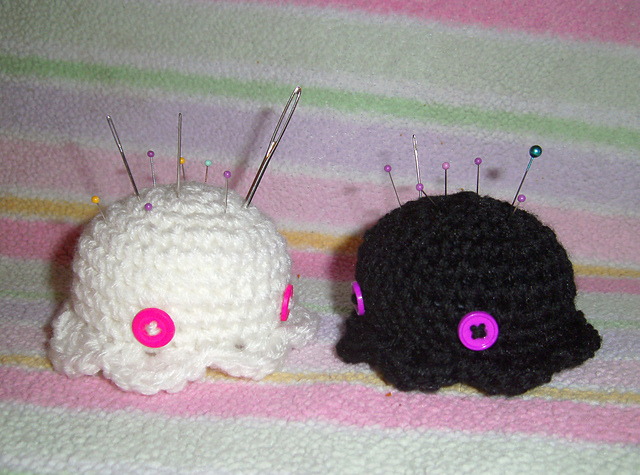 Ravelry: Octopus Pincushion pattern by Rachel Rigdon
