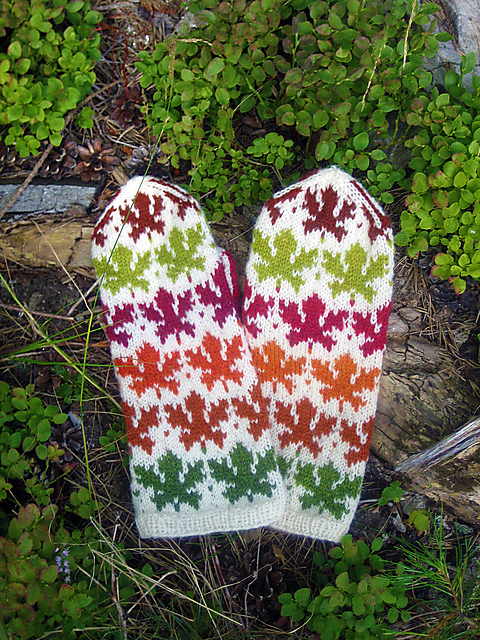 Ravelry: Maple Leaves Mittens pattern by Natalia Moreva