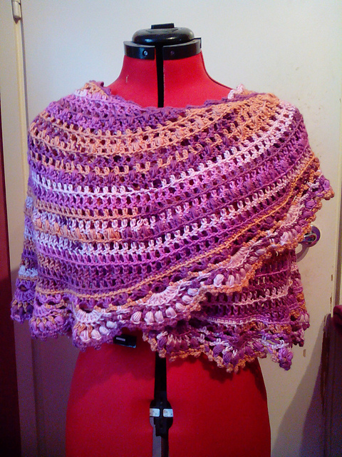 Ravelry: kuuku's Mezzaluna (Crescent Moon) Wrap