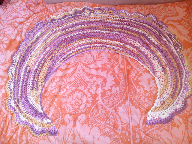 Ravelry: kuuku's Mezzaluna (Crescent Moon) Wrap