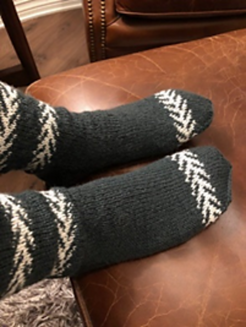 Ravelry: Christmas socks pattern by Stephanie Fahl
