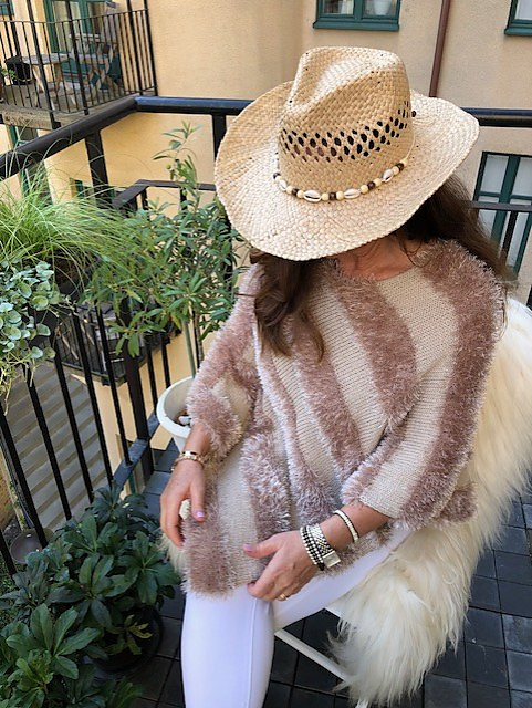 Ravelry: Poncho pattern by Stephanie Fahl