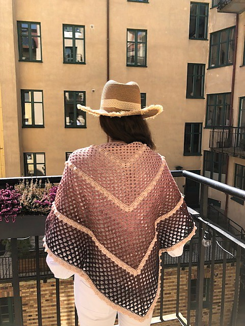 Ravelry: Shawl with popcorn pattern by Stephanie Fahl