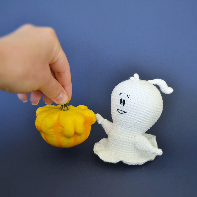 Ravelry: Little Boo the Ghost pattern by Natalia Manfré