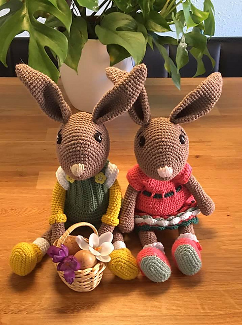 Ravelry: Darlinda og Danny harer pattern by Tina Christensen