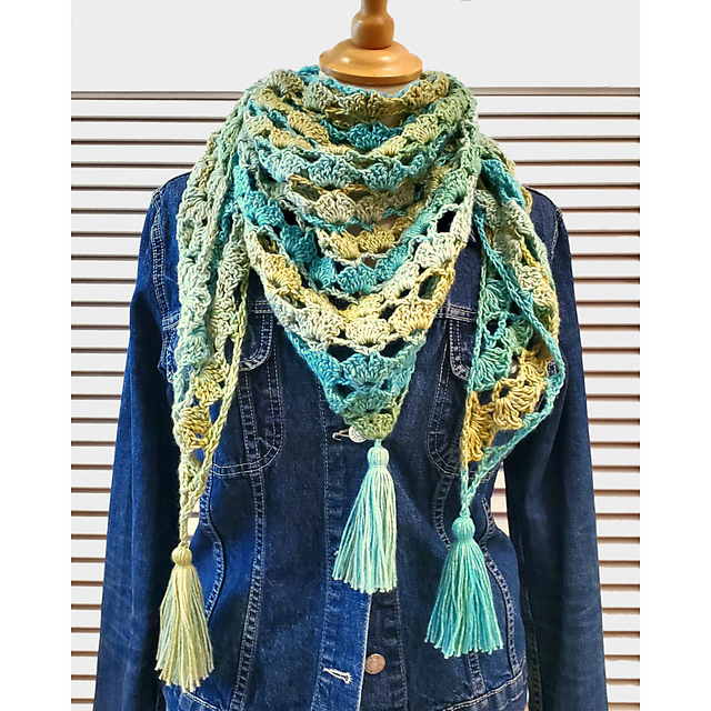 Ravelry: Mambo Häkeltuch pattern by Martina Kröger