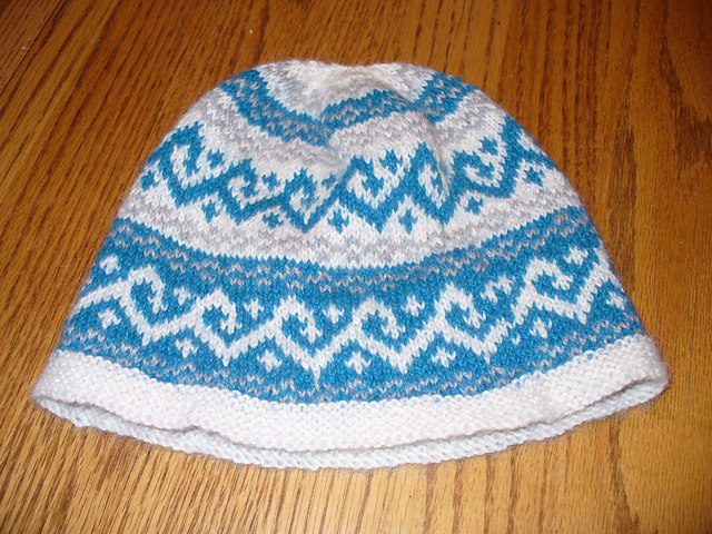 Ravelry: Ocean Waves Hat pattern by Laurie Undis