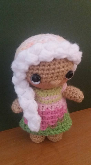 Ravelry: Weebee Dolls - Plaits and Braids pattern by Laura Tegg
