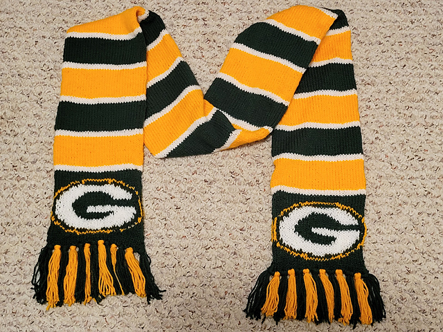 Ravelry: Green Bay Packers Scarf pattern by Lauren C. Brown