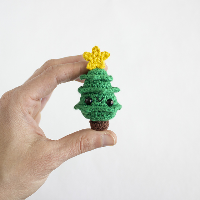 Ravelry: Mini Christmas Tree pattern by Lauren Espy