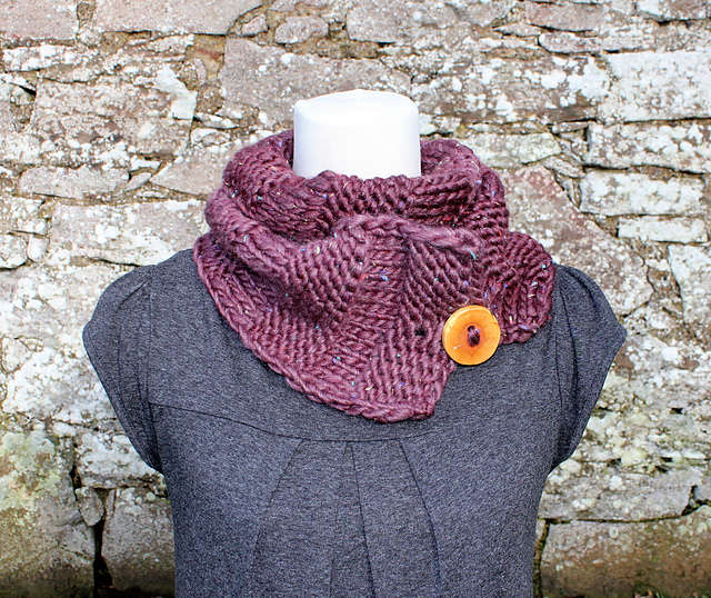 Ravelry: Big Softie button scarf pattern by Laurimuks patterns