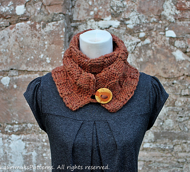 Ravelry: Bronze skinny button scarf pattern by Laurimuks patterns