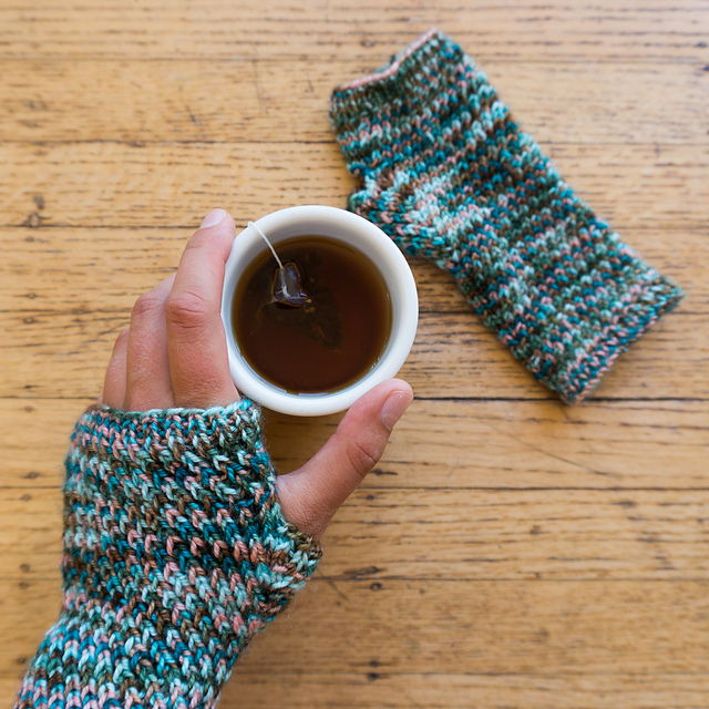 Ravelry: Dia Fingerless Mitts pattern by Heather Neufeld