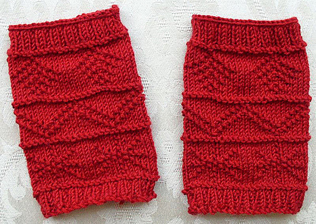 Ravelry: Winter Wristlets pattern by Yvonne Ellsworth