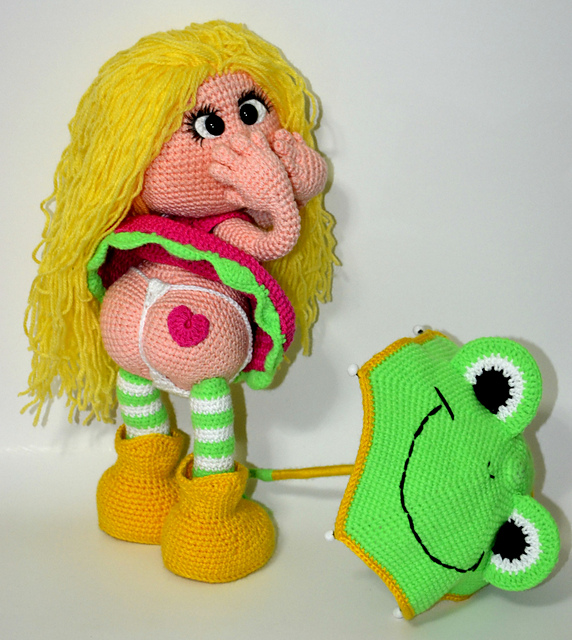 Ravelry: Mouthless snooty girl pattern by Tooldiy