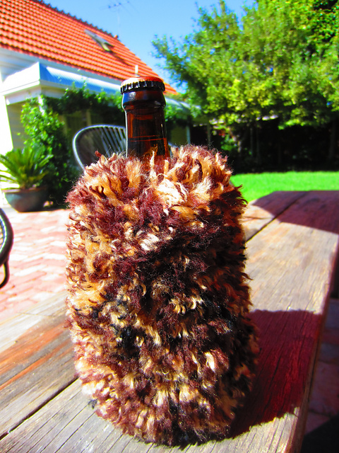 Ravelry: Tribble Bottle Cozy pattern by Lake Elemzy