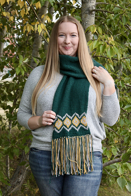 Ravelry: Golden Bear Scarf pattern by Leah & Stitch | Leah Parker