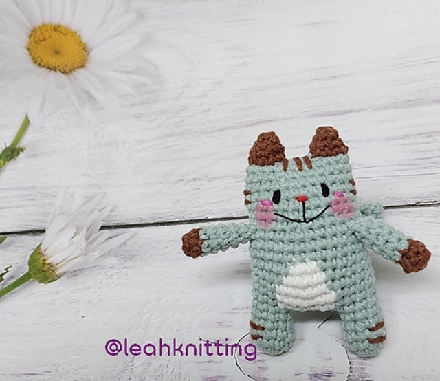 Ravelry: Kkomi (Mint choco) pattern by LEAH knitting