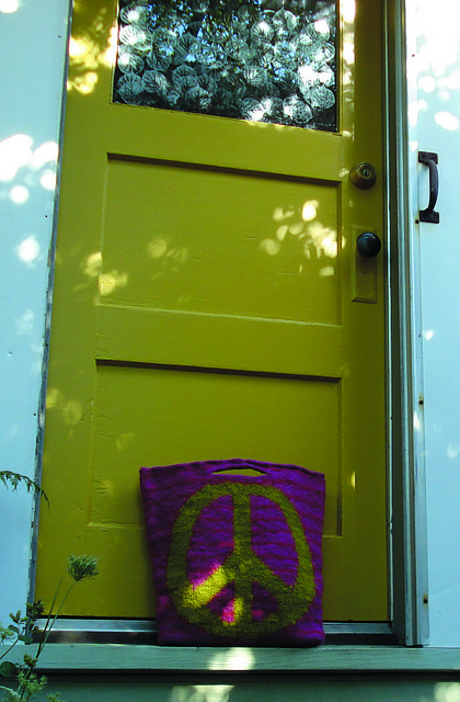 Ravelry: Peace Sign Felted Tote pattern by Leigh Radford