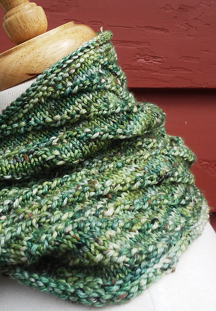 Ravelry: Sequence Cowl #4 pattern by Nancy Lekx