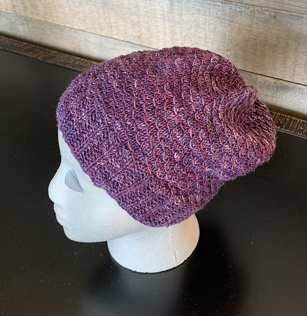 Ravelry: Mermaid Scales Slouch Light pattern by Lena Mathisson