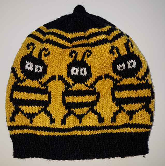Ravelry: Bumblebee lue - Bumblebee beanie pattern by Lene Noteng