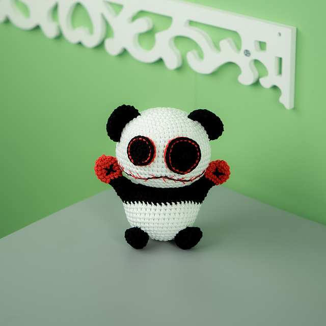 Ravelry: Creepy Panda pattern by Thao Nguyen Lennutas