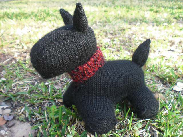 Ravelry: Scottie Dog pattern by Debbie Bliss