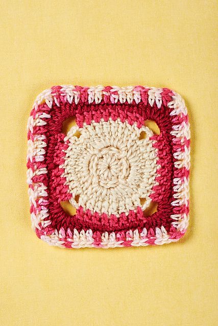 Ravelry: Circle square pattern by Thistleheart Creations