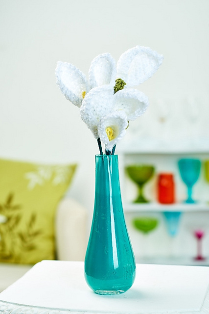 Ravelry: Everlasting lilies pattern by Tracey Todhunter