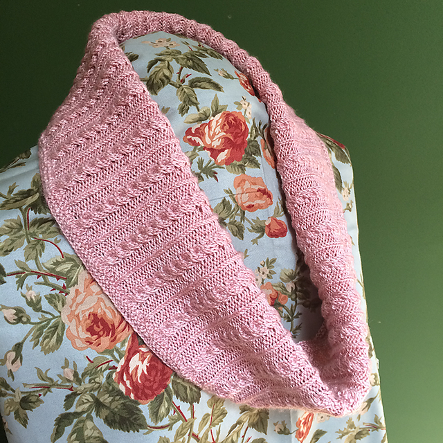 Ravelry: Lingering Over Tea pattern by Laura Gesin