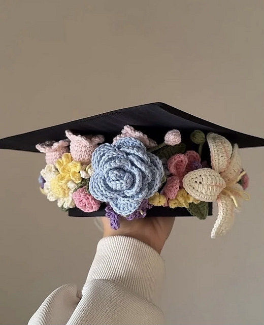 Ravelry: Graduation Cap Floral pattern by Liceria