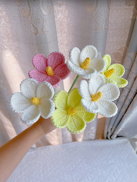 Ravelry: Flower: Violet pattern by Liceria