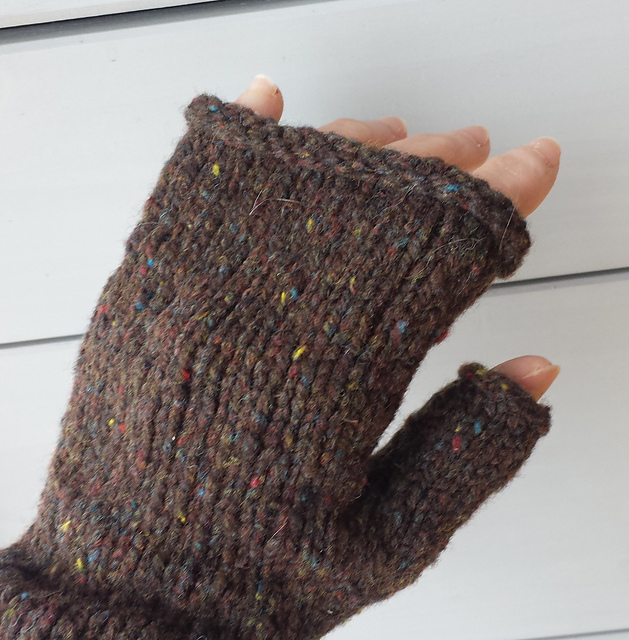 Ravelry: lili123's Outlander Fingerless Gloves