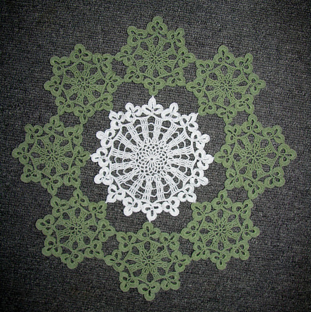 Ravelry: Shamrock Doilies pattern by Agnes Russell