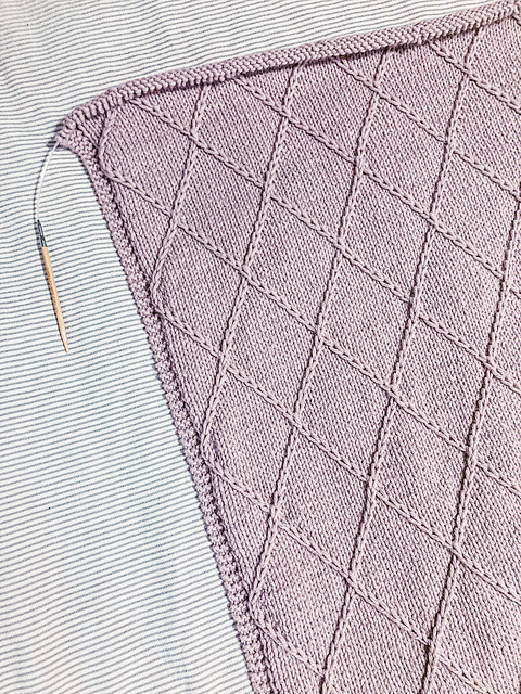 Ravelry: Easy Diamonds Blanket pattern by Jenny Graham