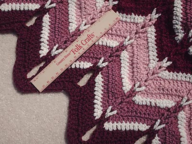 Ravelry: linda74's 2012 #50 - Bobble-less #2 - A Jacob's Ladder Ripple