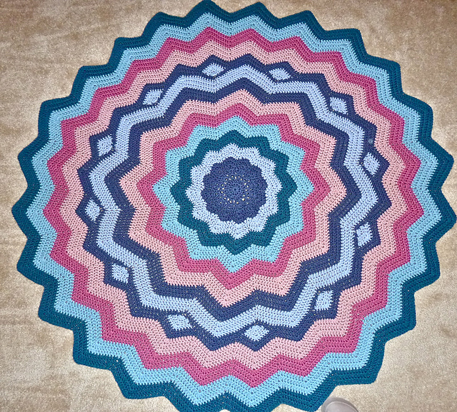 Ravelry: shyannlindy's 12 to 24 point Round Ripple Afghan Pattern, no ...