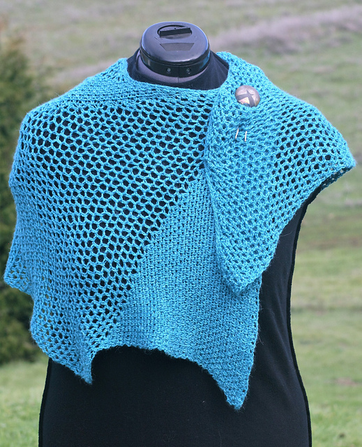 Ravelry: Dialog Mini Shawl pattern by Linda Dean