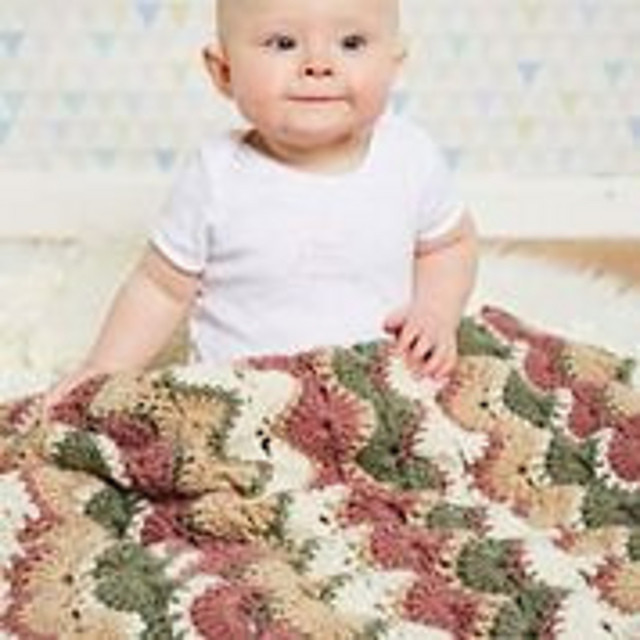 Ravelry: Hourglass Waves Baby Afghan pattern by Linda Dean