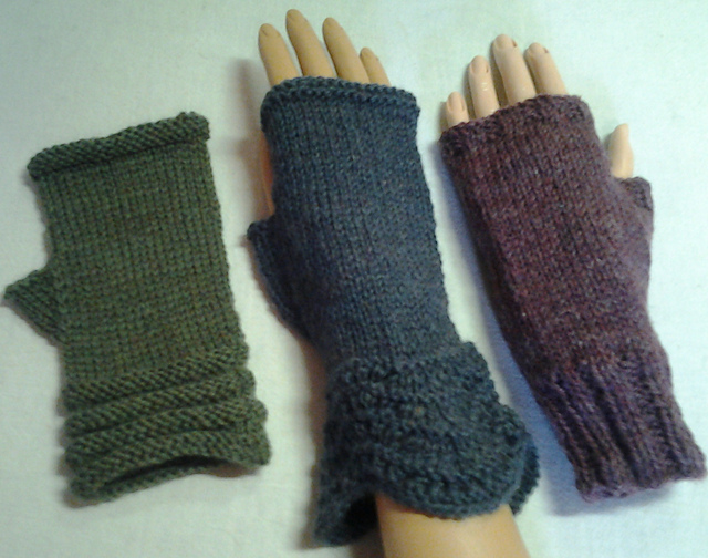 Ravelry: 3 Magic Loop Patterns for Fingerless Gloves pattern by Linda Grant