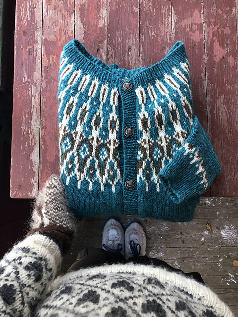 Ravelry: Tusseladdkofte pattern by Linka Neumann