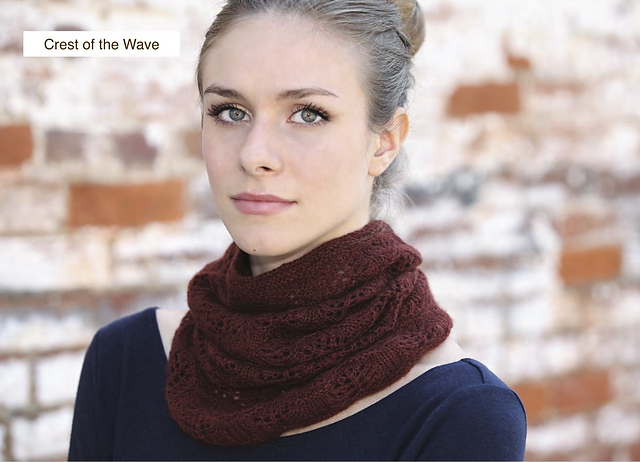 Ravelry: Crest of the Wave Cowl pattern by Leslie Gonzalez