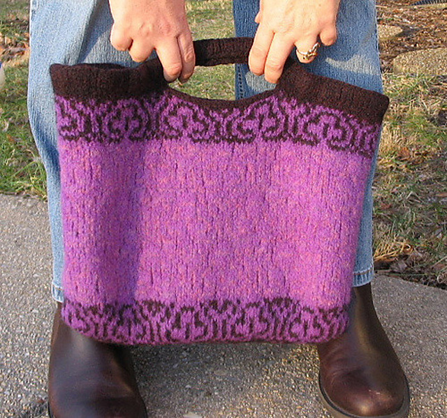 Ravelry: Icon pattern by Lisabee Designs
