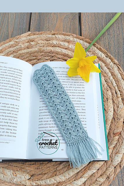Ravelry: Elegant Bookmark pattern by Lisa Geerts