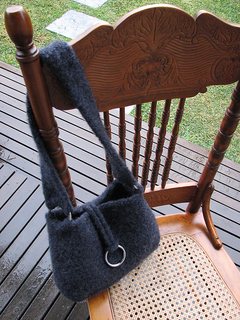 Ravelry: Knitted and Felted Shoulder Bag/Purse #4 pattern by Lisa Ashton