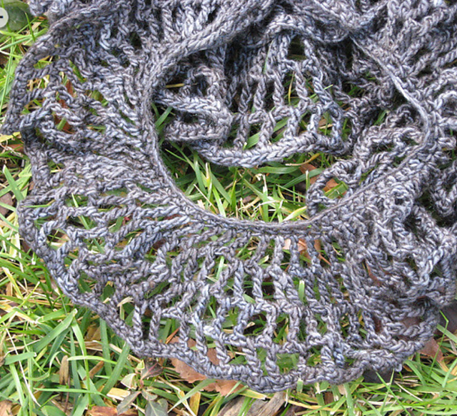 Ravelry: Frilly Scarf DK Weight pattern by Lisa Doherty