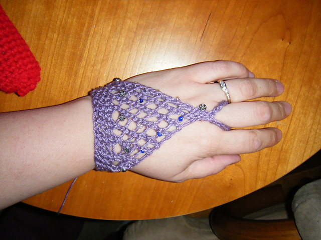 Ravelry: Panja (Hand Jewelry) pattern by Fatema Habibur-Rahman, Khadija Habibur-Rahman, and ...