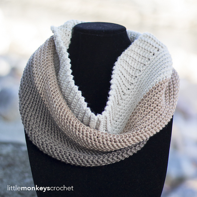Ravelry: Carlyle Cowl pattern by Rebecca Langford